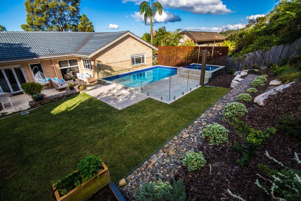 Rock Edge - Regal Pools & Landscapes