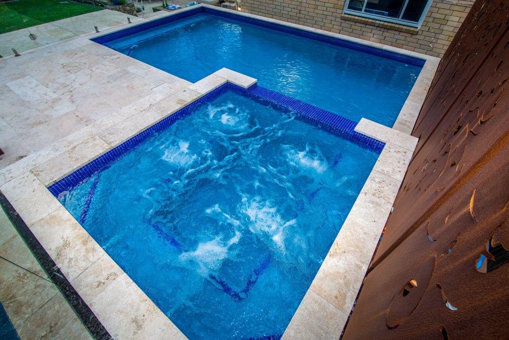 Rock Edge - Regal Pools & Landscapes